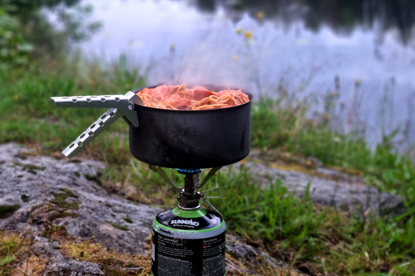 Valmista maukasta retkiruokaa Kombi- ja Camp-retkikeittimillä